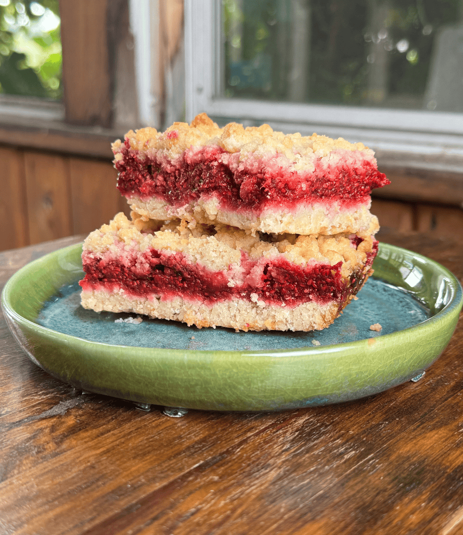 How to Make Thimbleberry Crumble - Homely Hens
